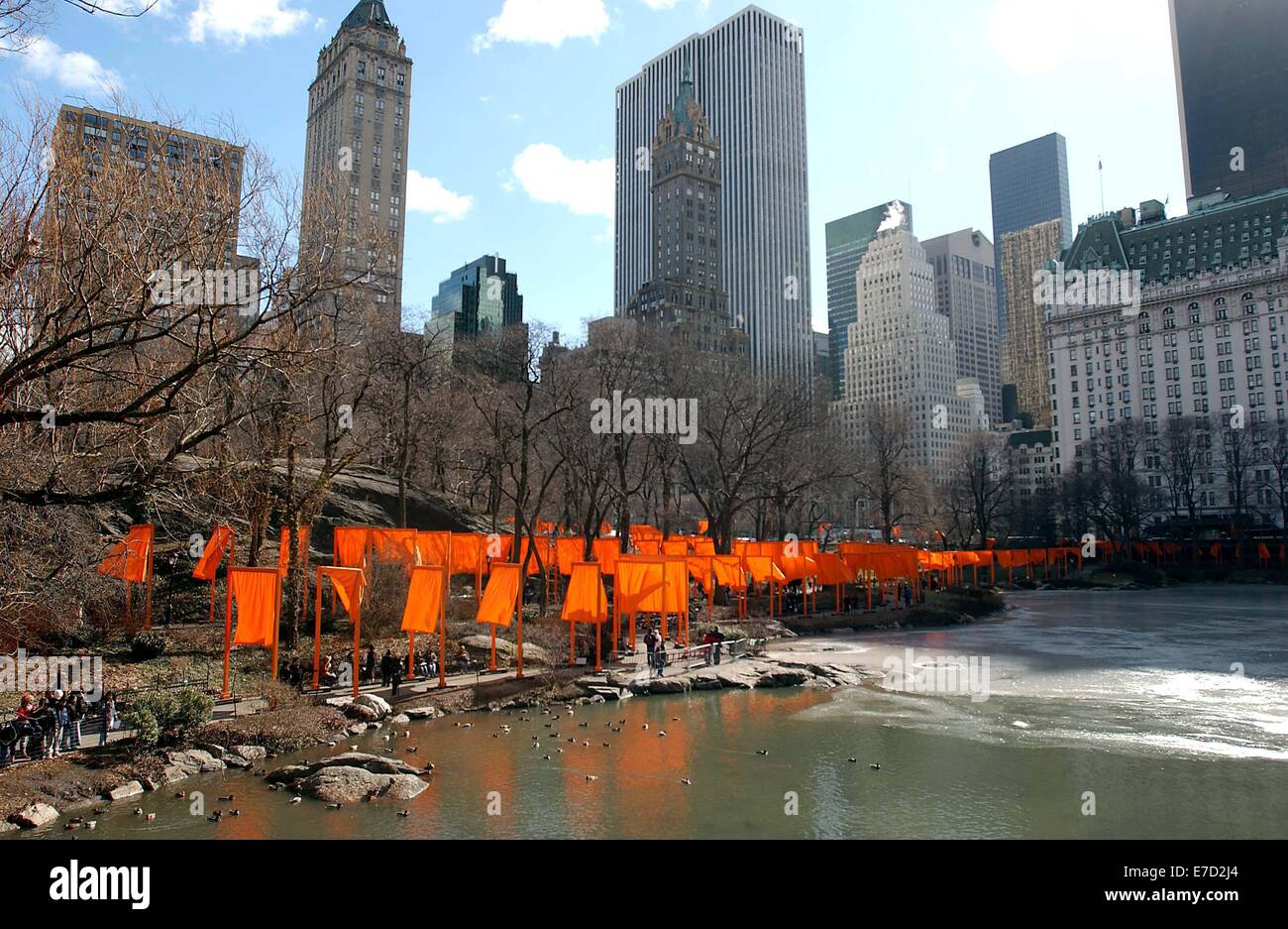 July 11, 2001 - K41846AR.ARTISTS CHRISTO AND JEANNE-CLAUDE '' THE GATES ...