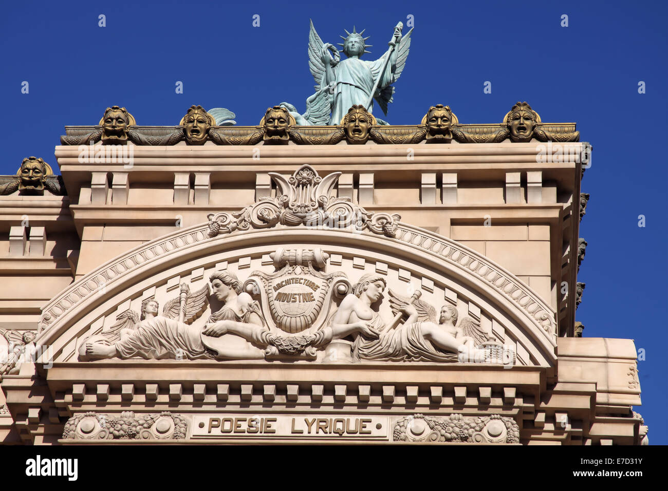 TOP OF BEAUTIFUL BUILDING WITH STATUES AND MONUMENTS Stock Photo - Alamy