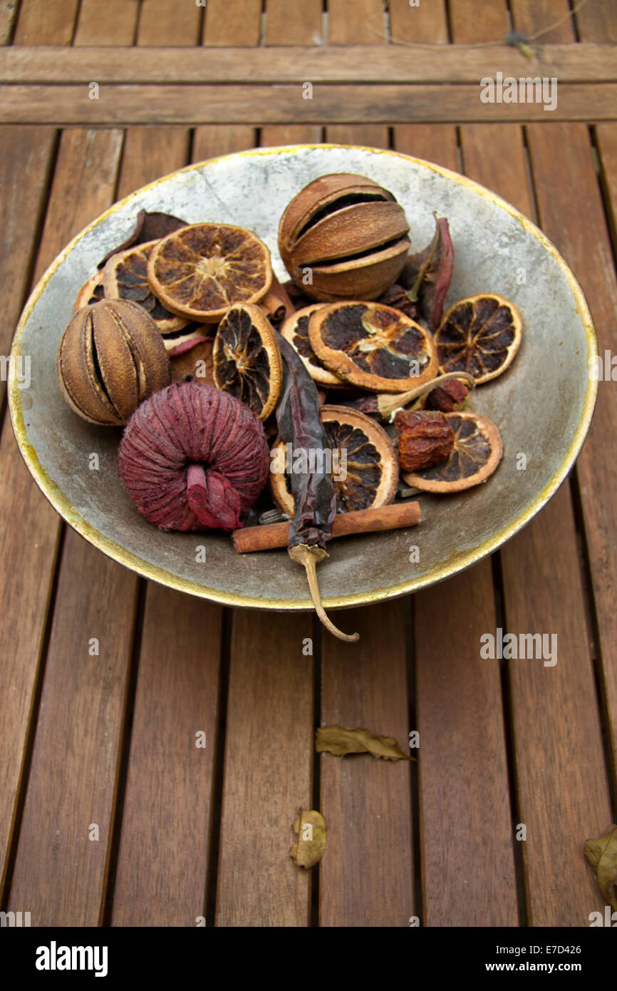 Pot pourri bowls hi-res stock photography and images - Alamy
