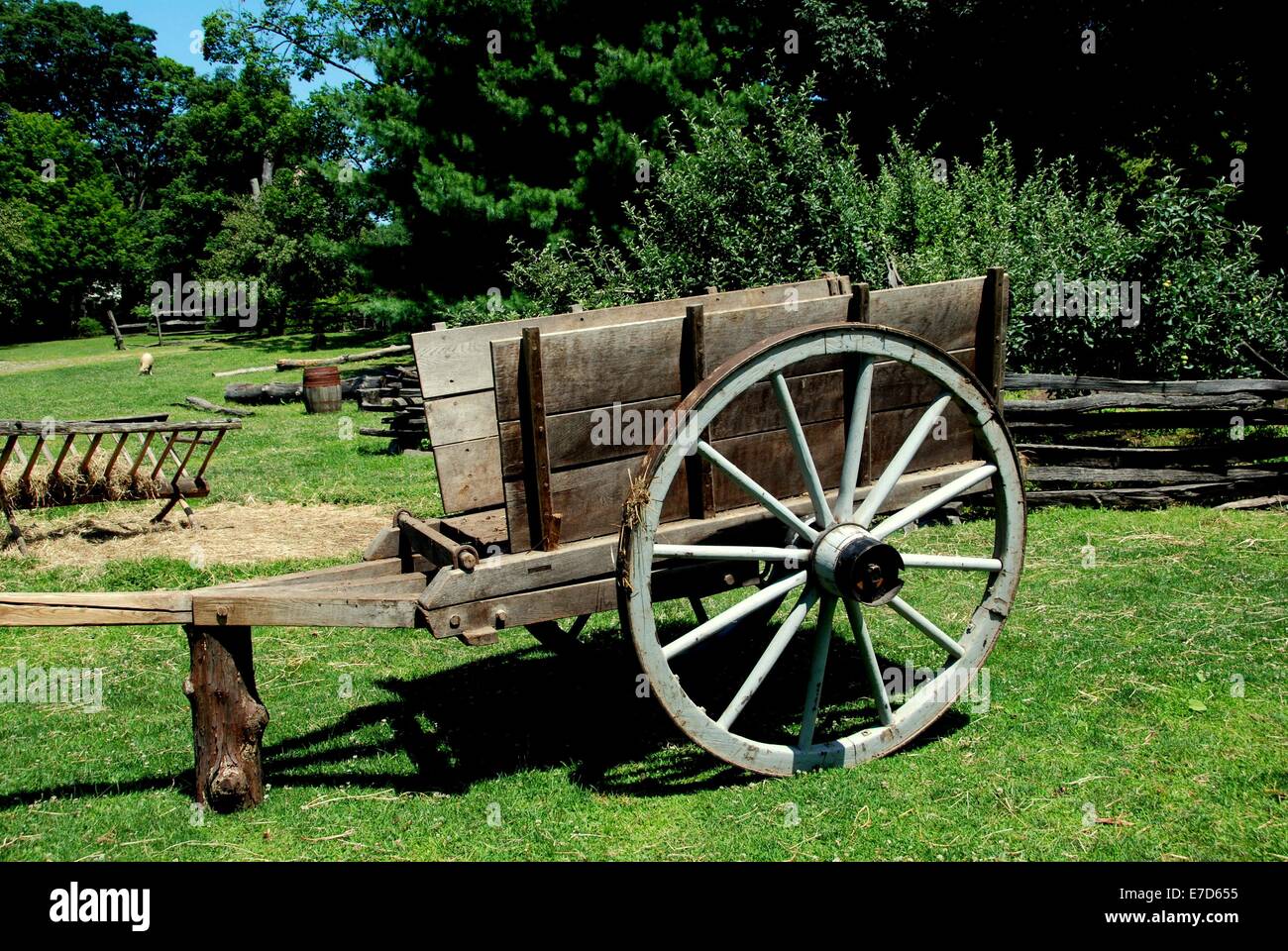 Hay cart hi-res stock photography and images - Alamy