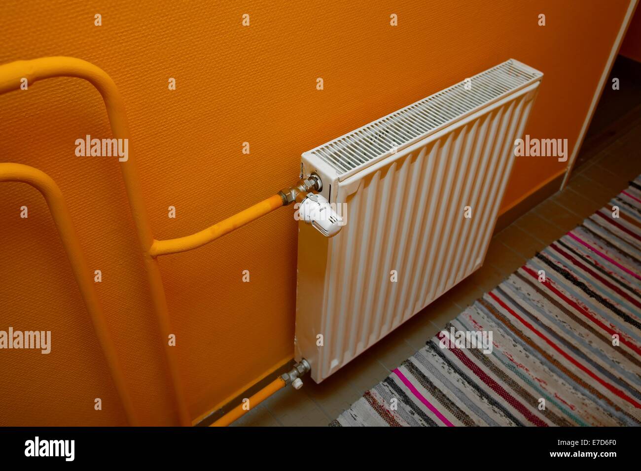 Radiator pipe hi-res stock photography and images - Alamy