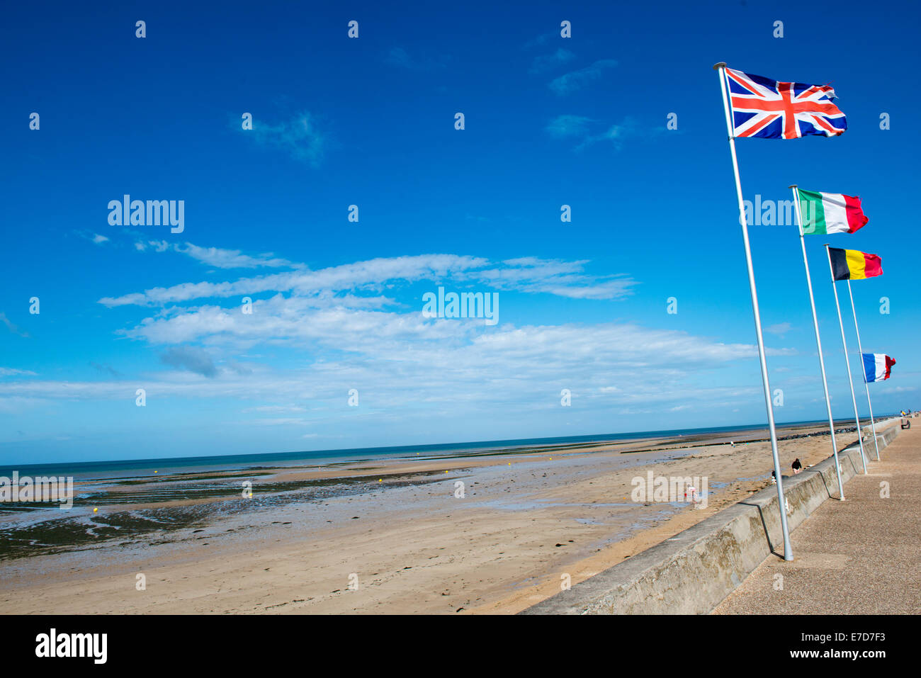 Gold beach landings 1944 hi-res stock photography and images - Alamy