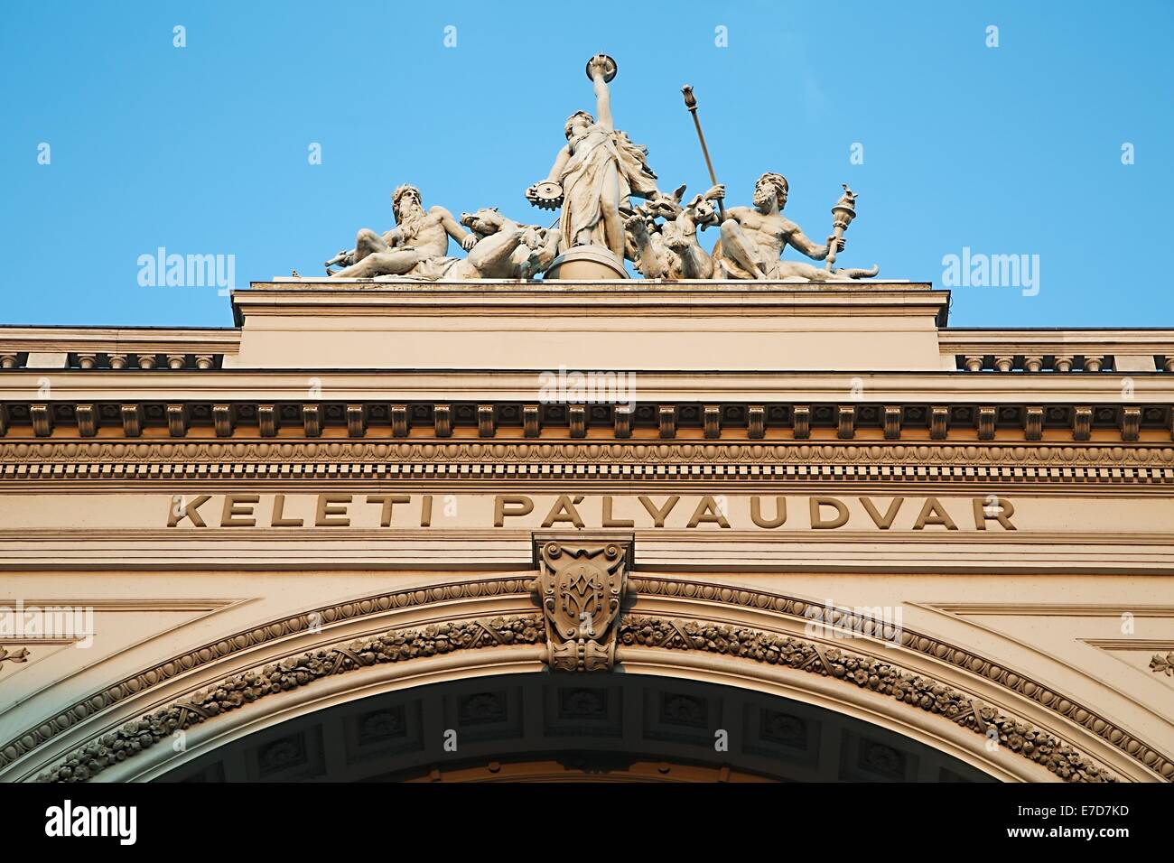 Railway station in building hi-res stock photography and images - Alamy