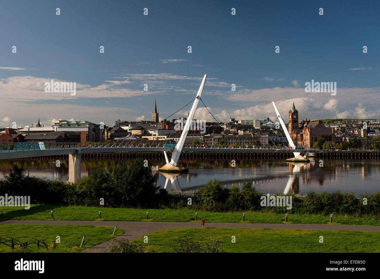 The Peace Bridge Derry Londonderry High Resolution Stock Photography ...