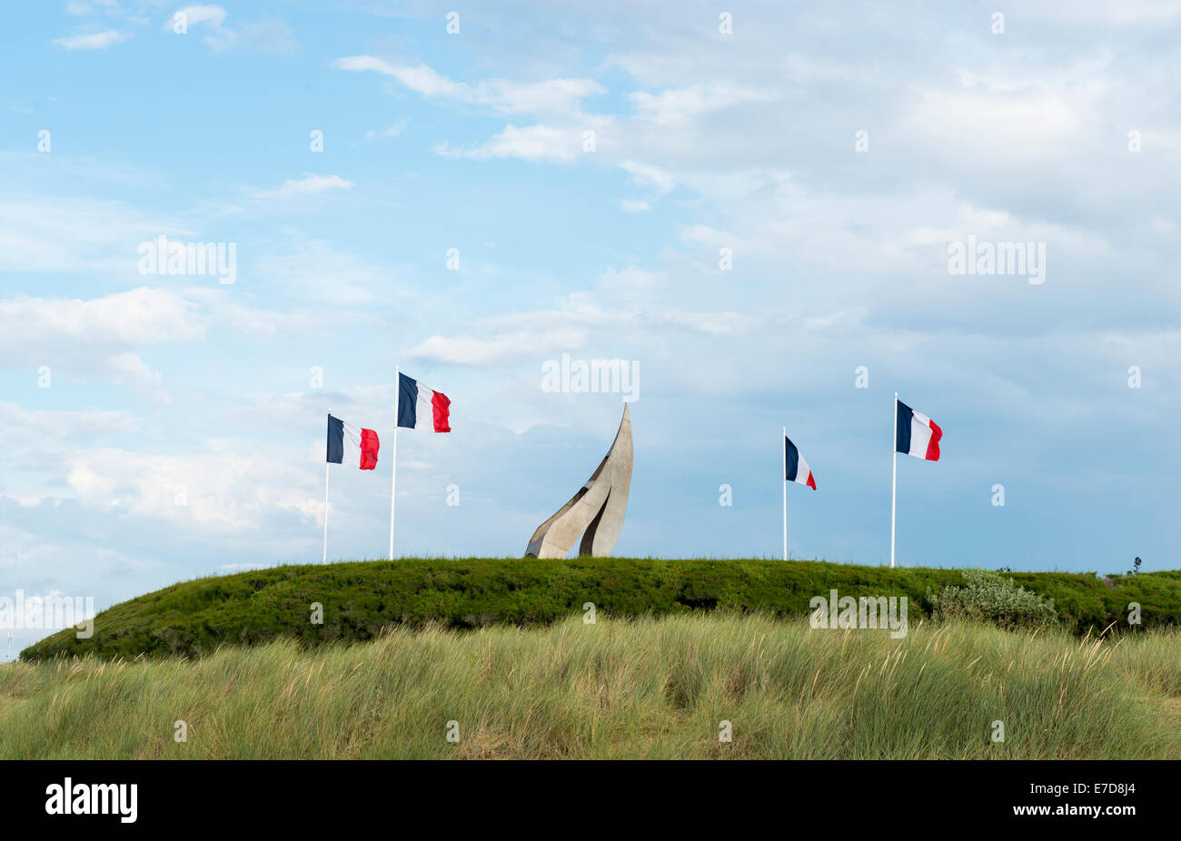 Normandy beach flags hi-res stock photography and images - Alamy