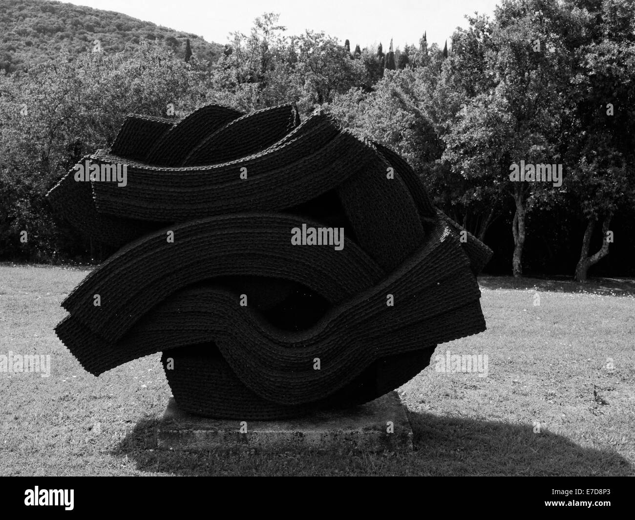 Dusan Dzamonja sculpture "SCULPTURE MS- II" from 1996, corten-steel ...