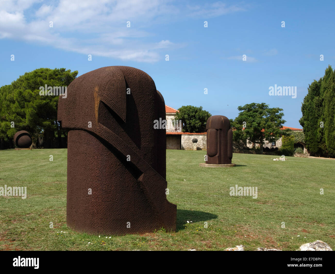 Dusan Dzamonja sculpture "METAL SCULPTURE 98" 1984 from Sculpture park ...