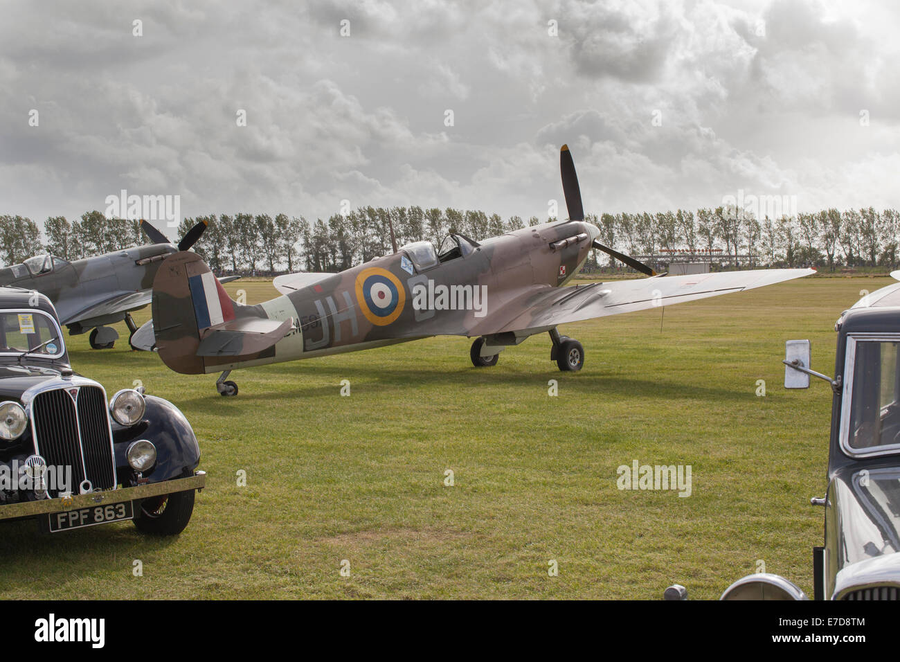 Spitfire ww2 1940s world war ii royal air force hi-res stock ...