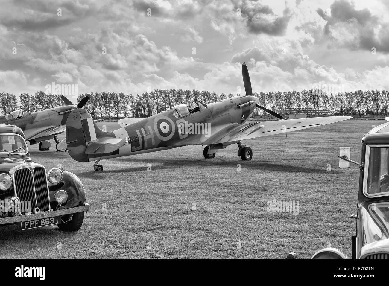 Spitfire plane hi-res stock photography and images - Alamy