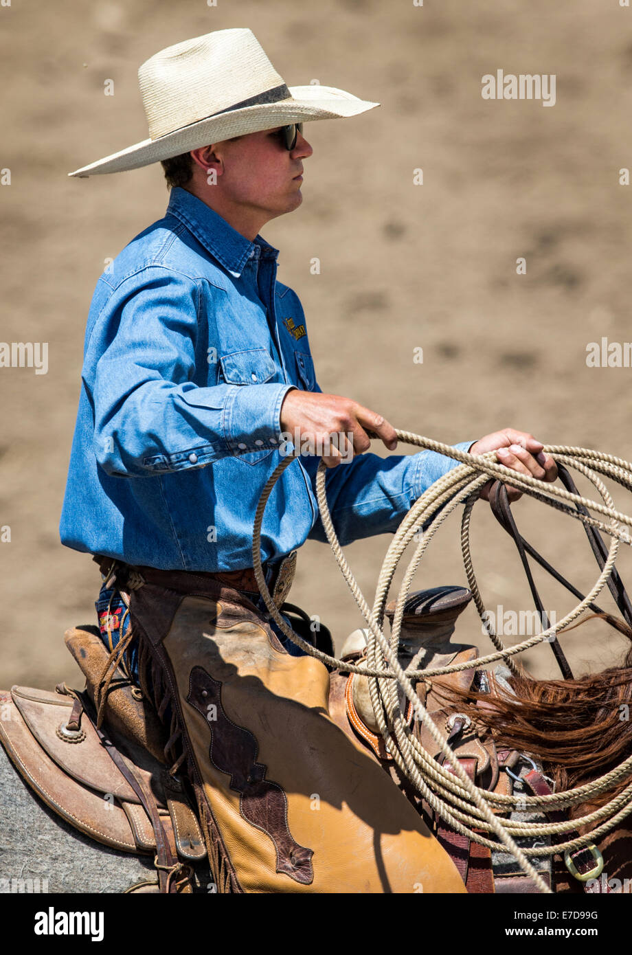 Cowboy on horse hi-res stock photography and images - Alamy