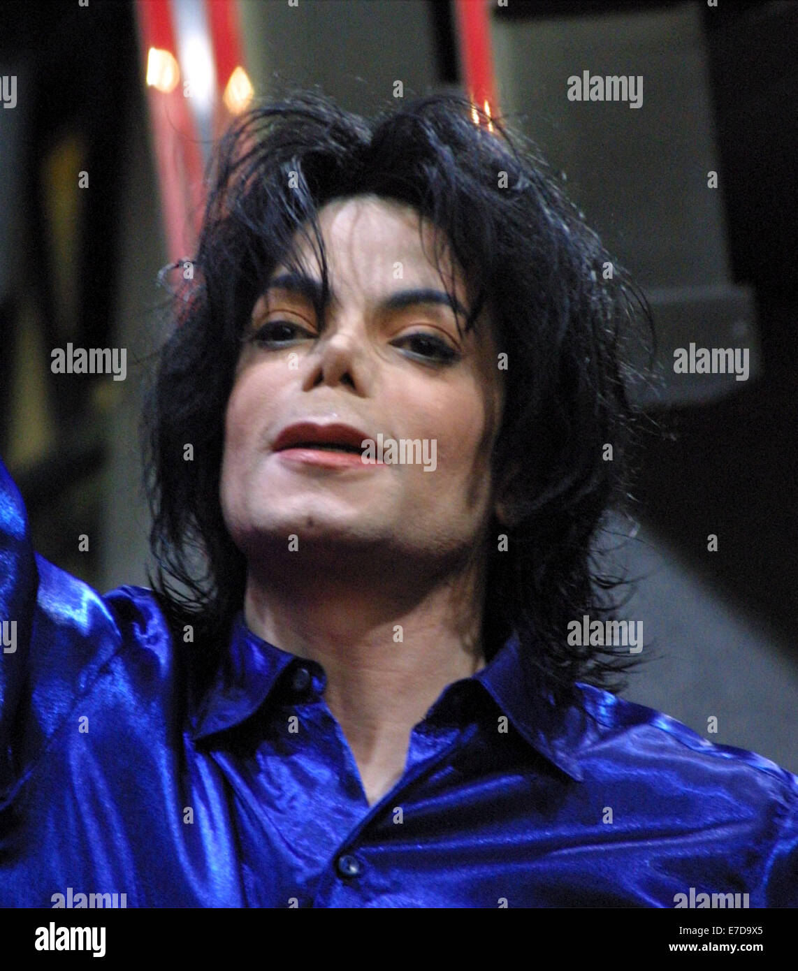 Nov 07, 2001; New York, NY, USA; King of Pop MICHAEL JACKSON @ his 1st ...