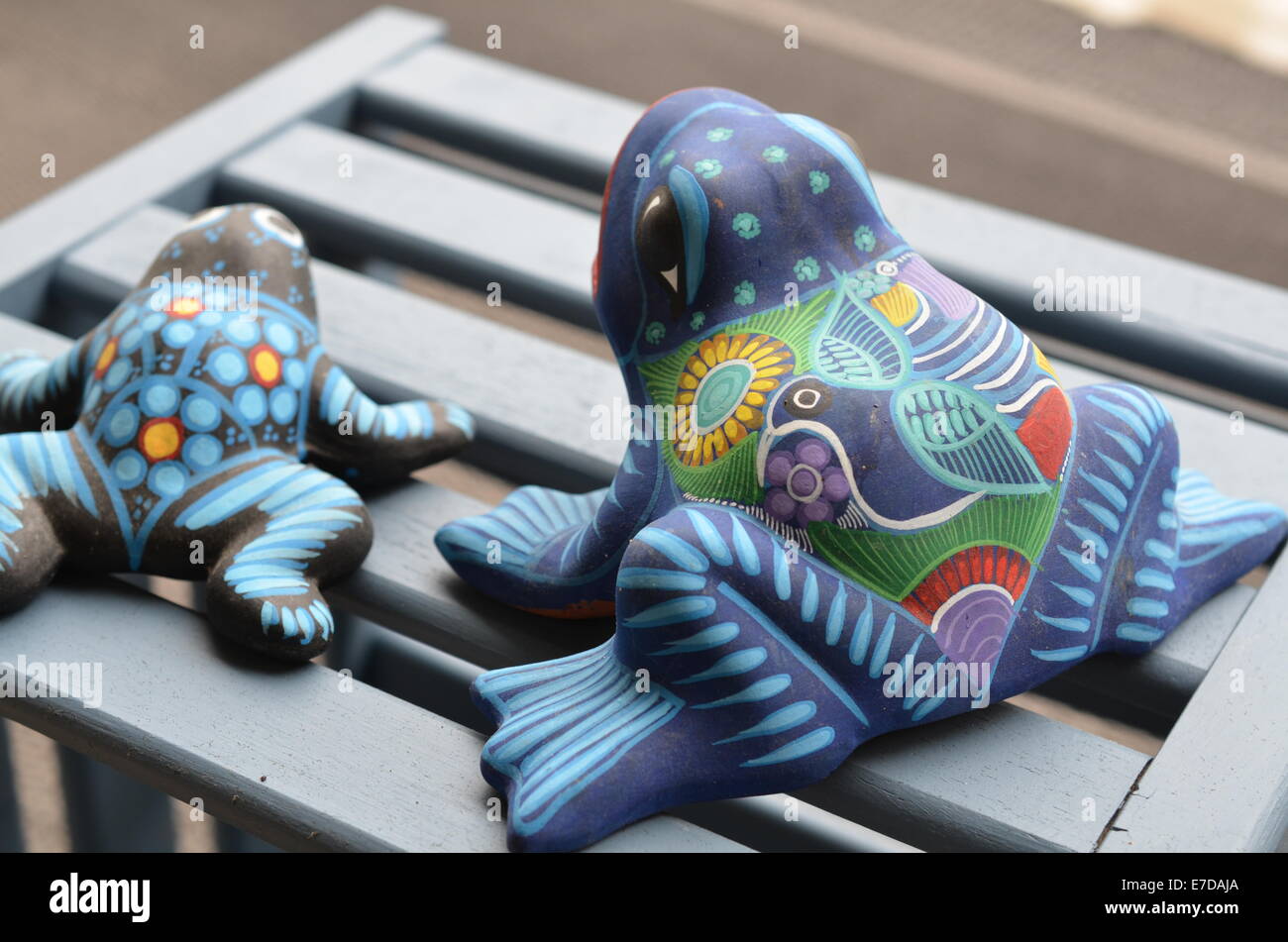 Painted frogs hi-res stock photography and images - Alamy