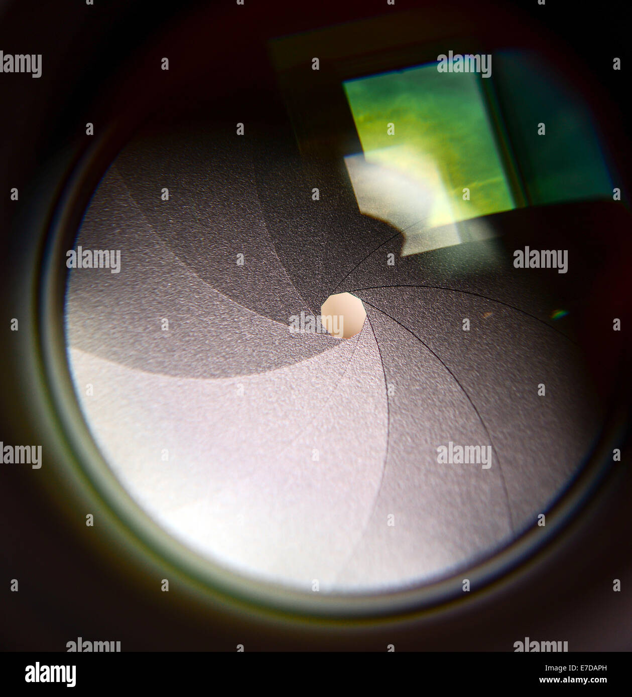 Diaphragm of a camera lens aperture macro shot Stock Photo - Alamy