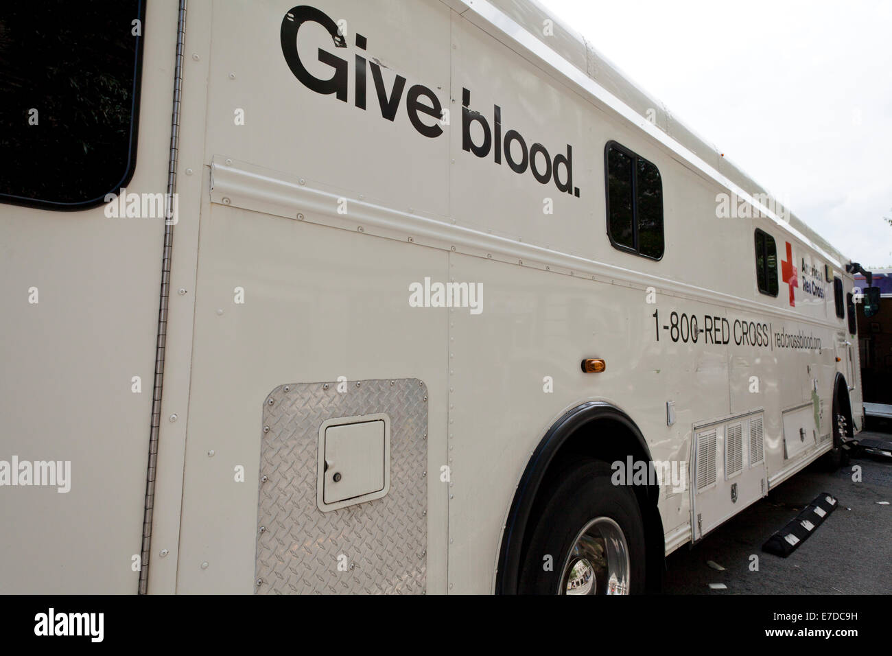 Blood donation bus hi-res stock photography and images - Alamy