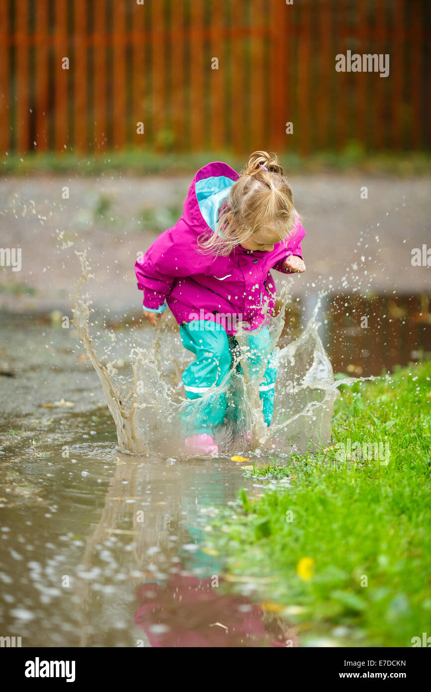 Little Girl Splashing High Resolution Stock Photography and Images - Alamy