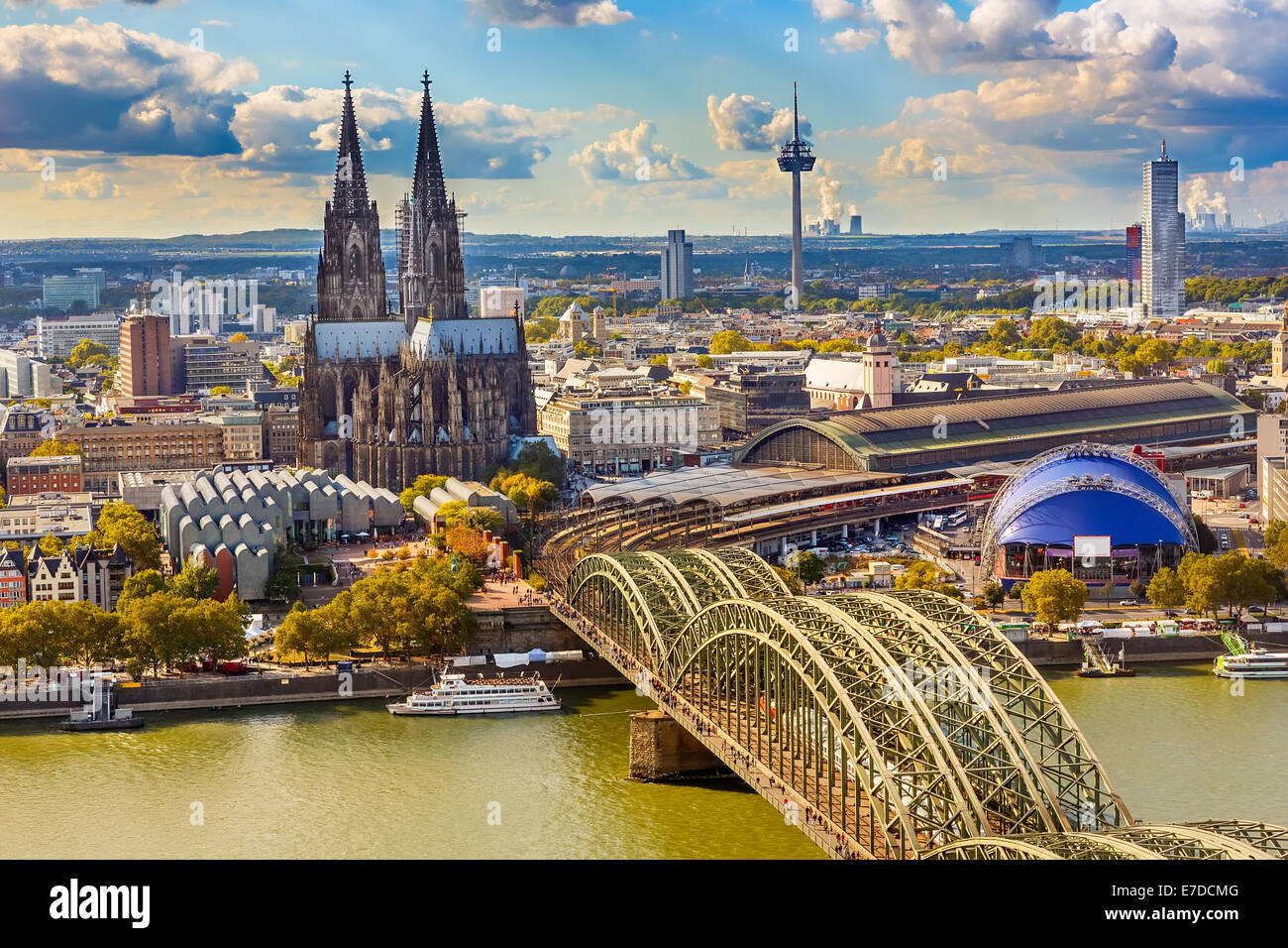 Cologne hi-res stock photography and images - Alamy