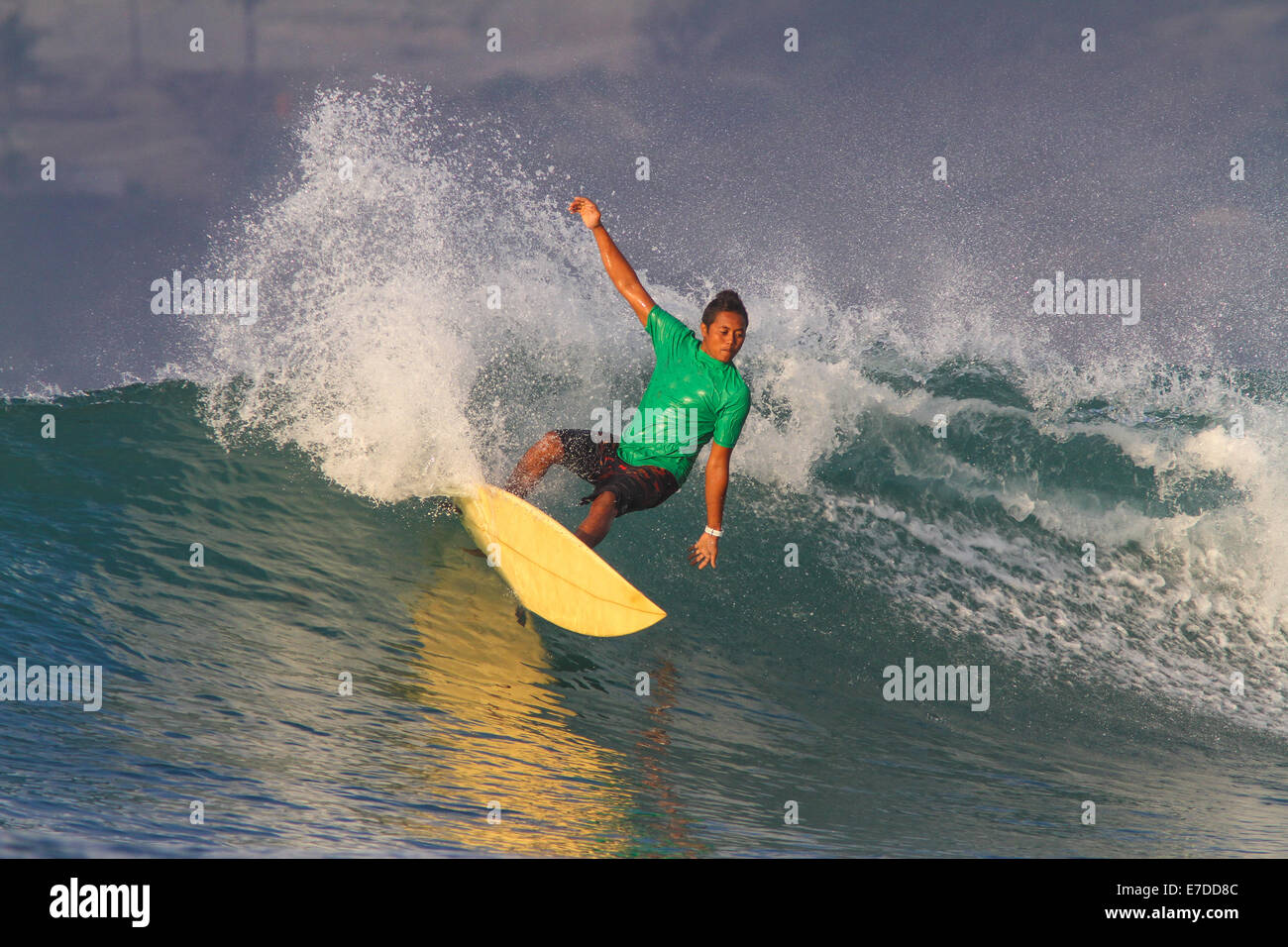 Surfing wave hi-res stock photography and images - Alamy