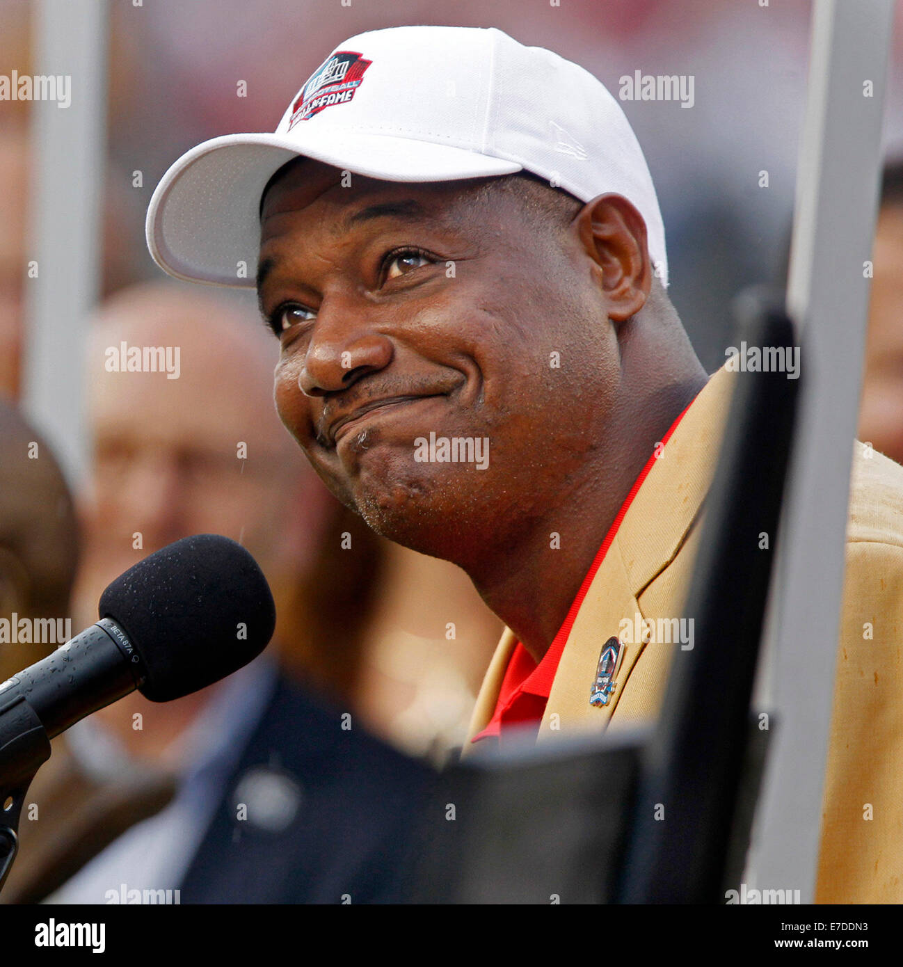 Derrick brooks buccaneers hi-res stock photography and images - Alamy