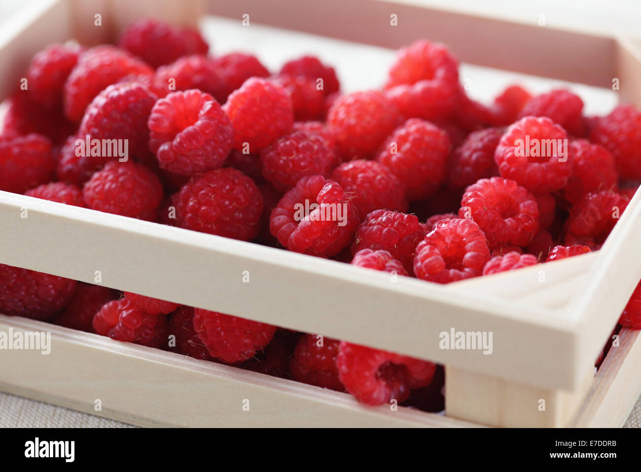 Raspberries in a box hi-res stock photography and images - Alamy