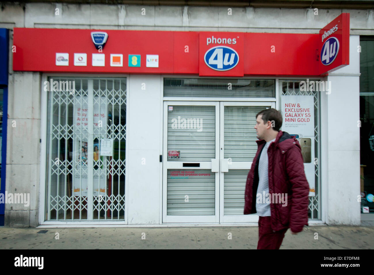 Uk ee phones hi-res stock photography and images - Alamy