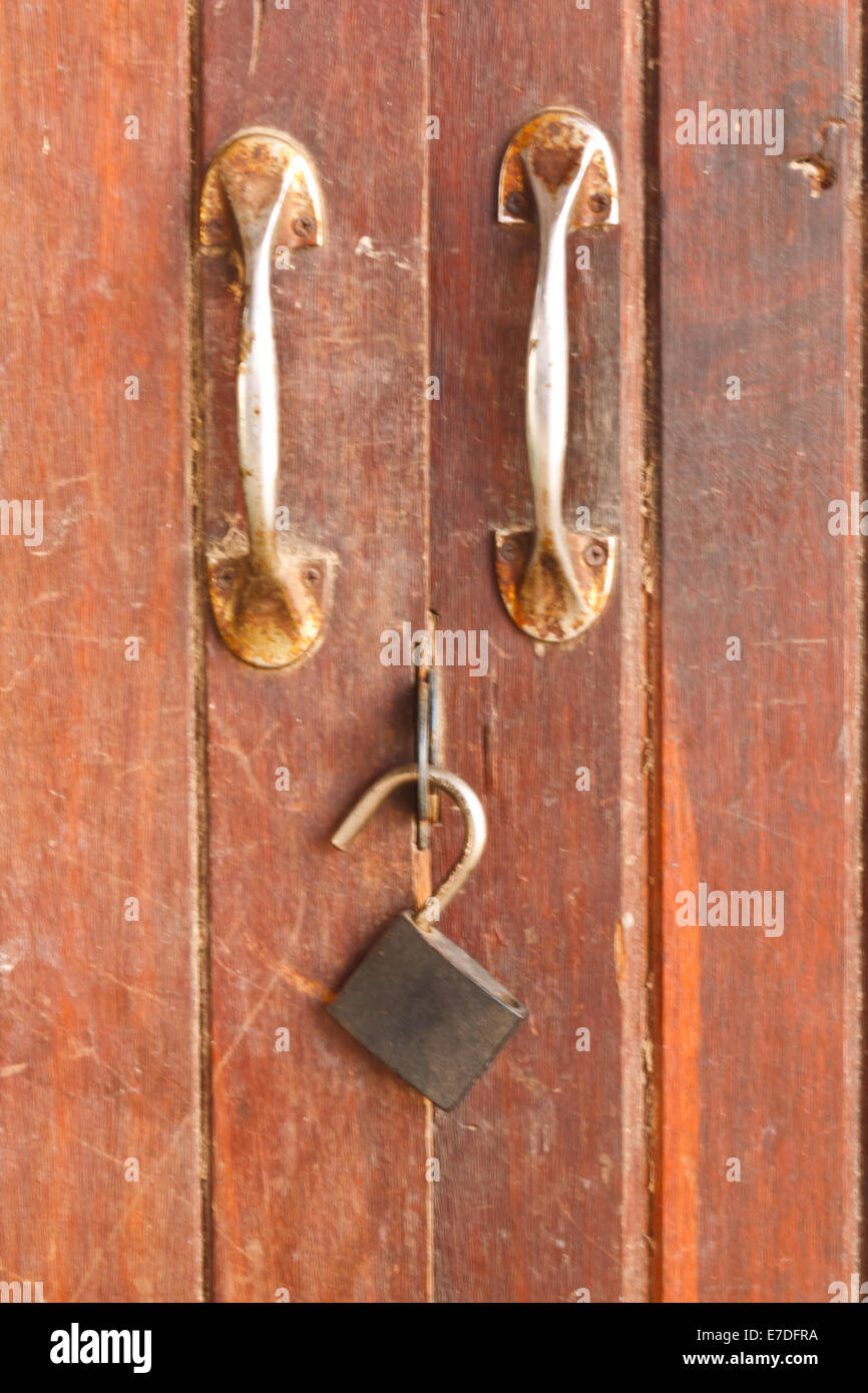 Door keyhole bunch keys hi-res stock photography and images - Alamy
