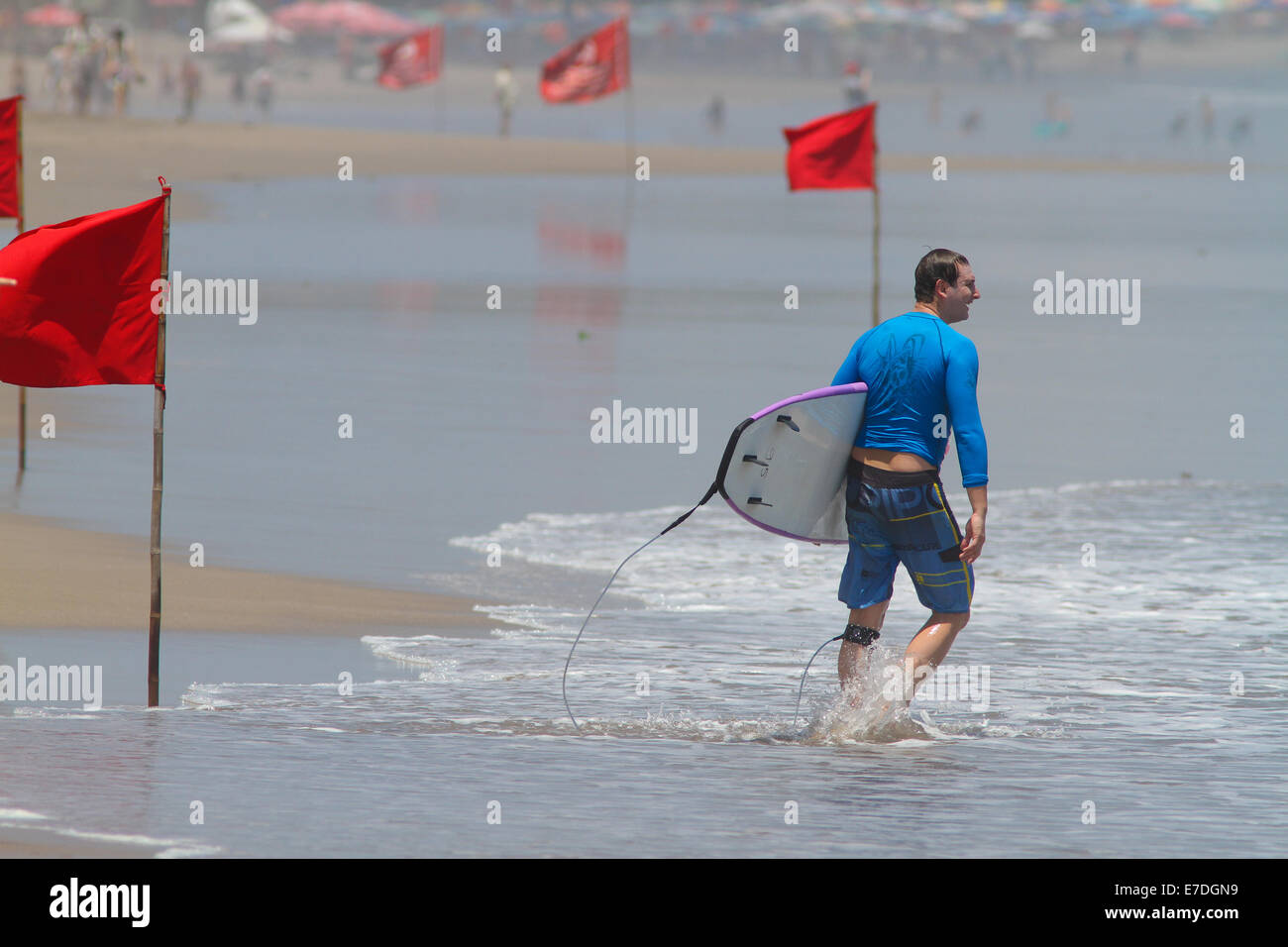 Red swim flag hi-res stock photography and images - Alamy