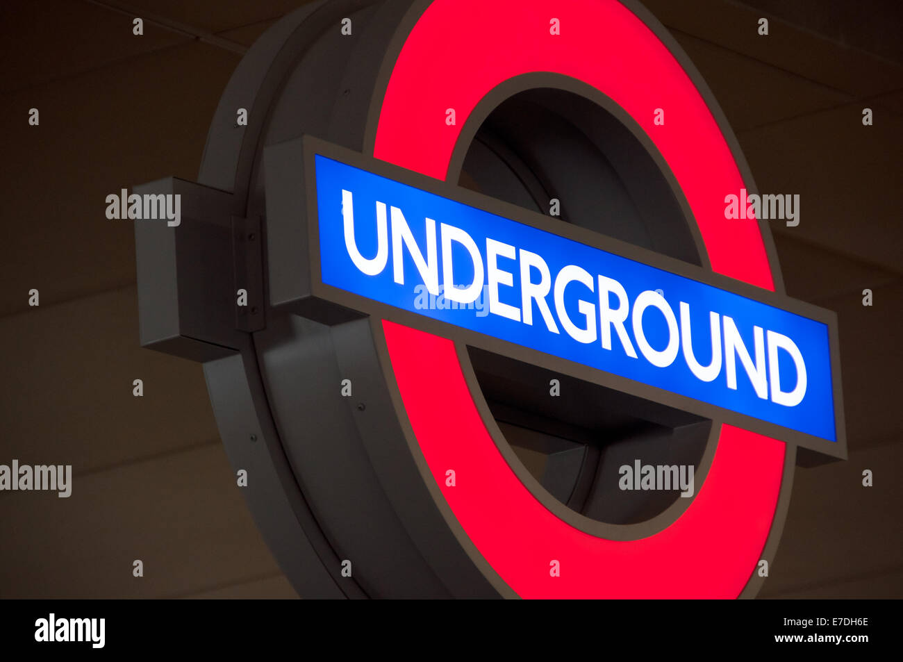 London underground sign hi-res stock photography and images - Alamy