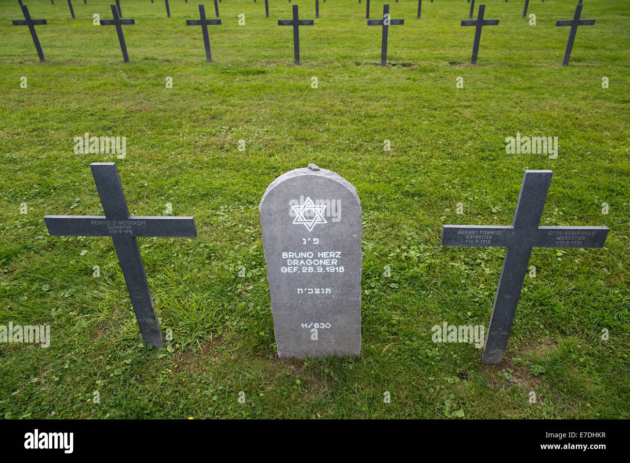 Grave of a german soldier hi-res stock photography and images - Alamy
