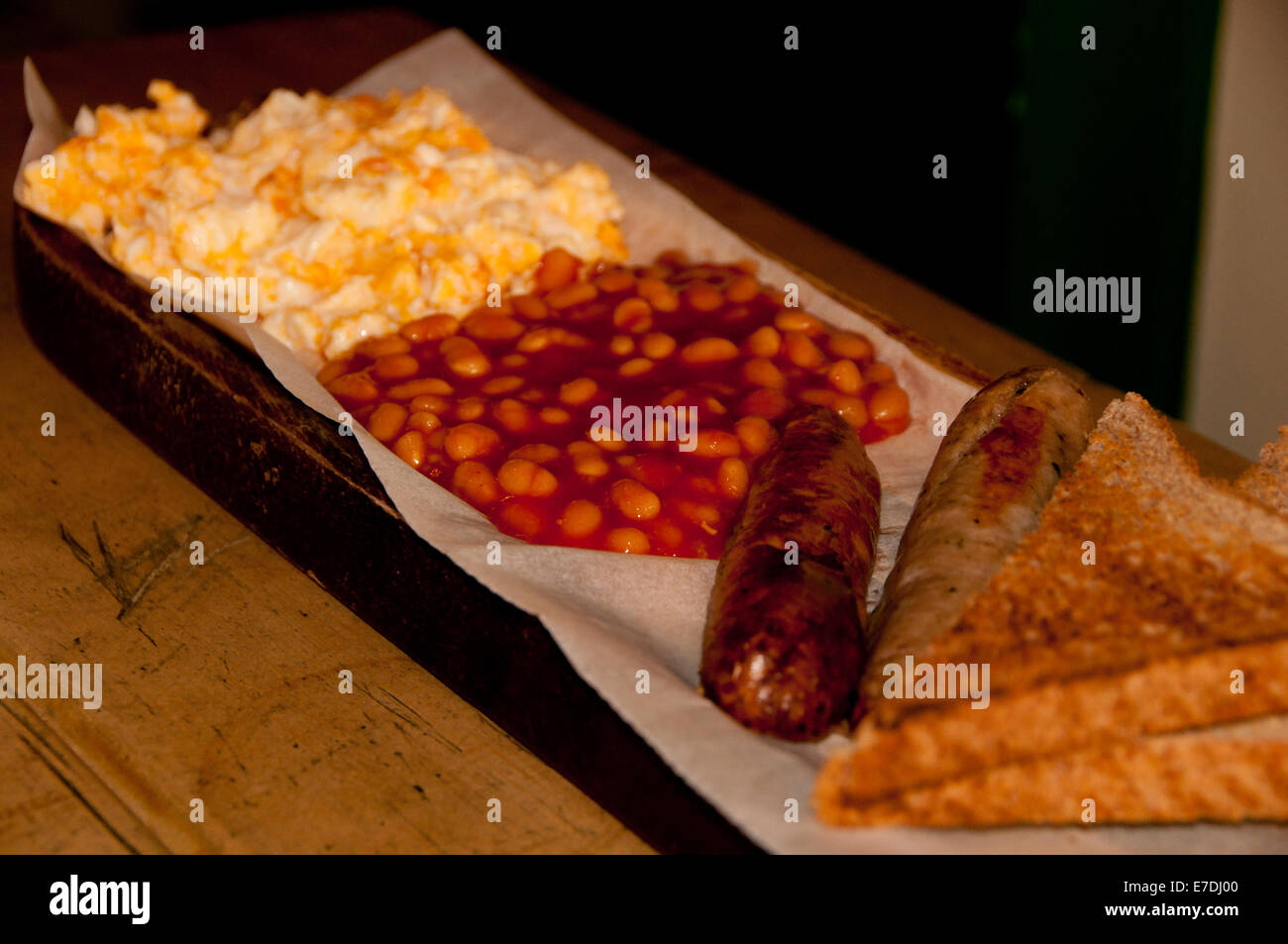 English breakfast eggs sausage hi-res stock photography and images - Alamy
