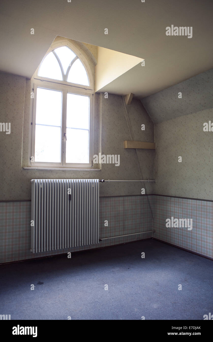 inside shooting of a old and squalid building Stock Photo - Alamy