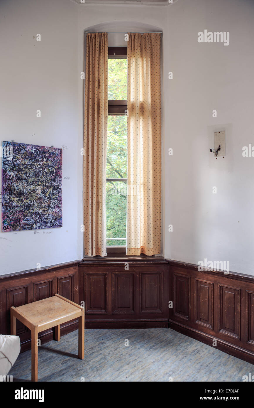 inside shooting of a old and squalid building Stock Photo - Alamy