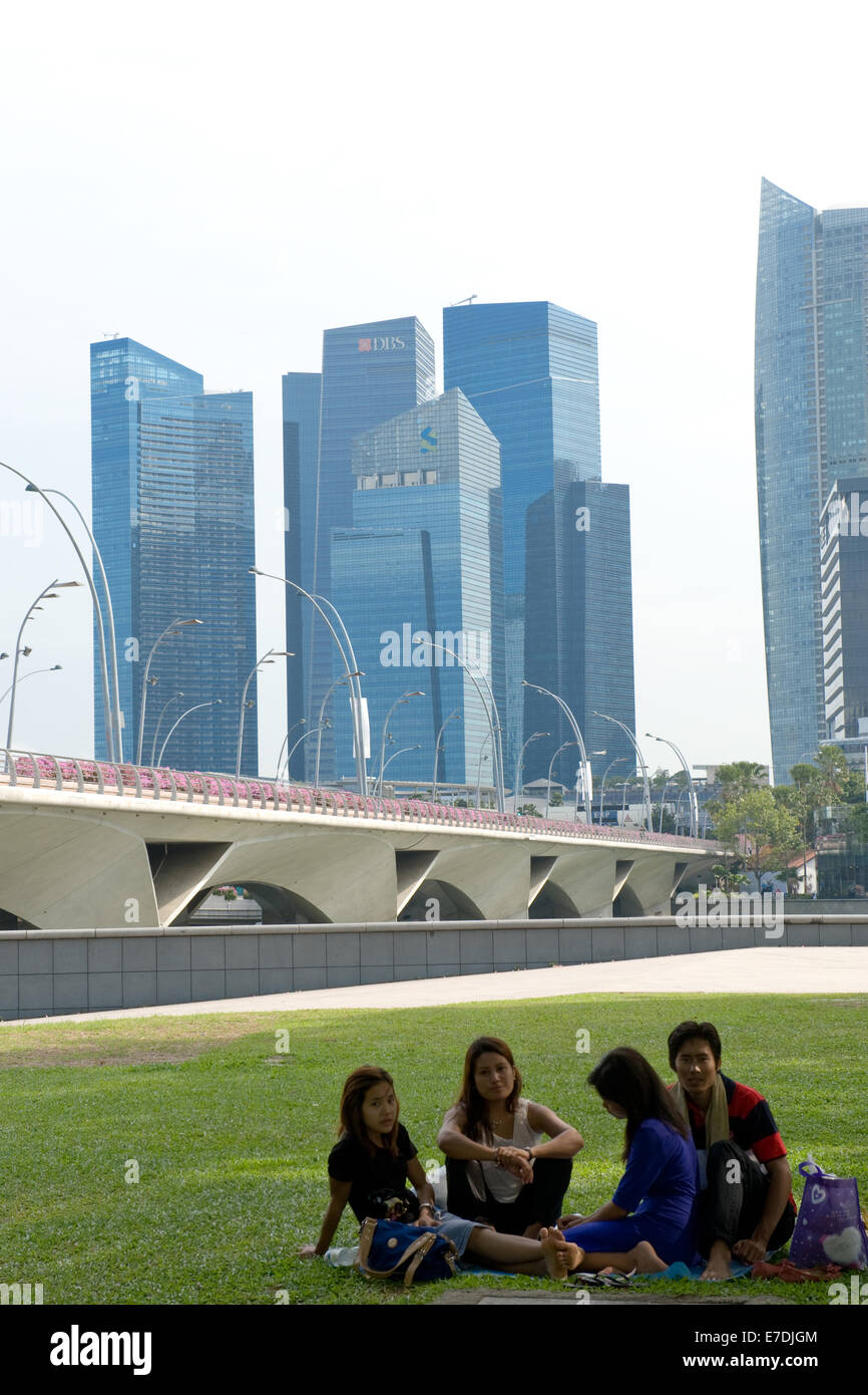 Singapore, Republic of Singapore, people in a park Stock Photo - Alamy