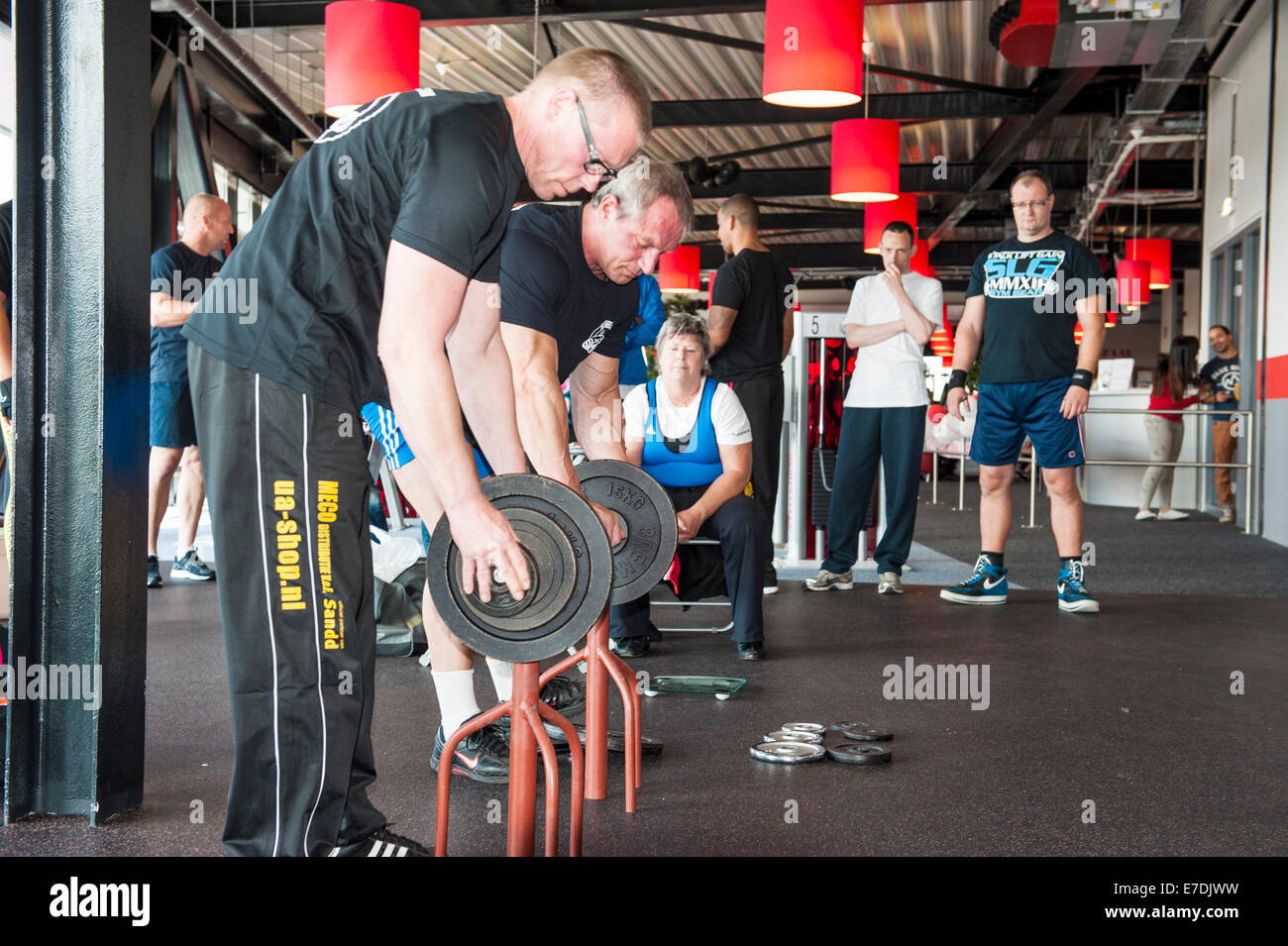 Bicep curl bar hi-res stock photography and images - Alamy
