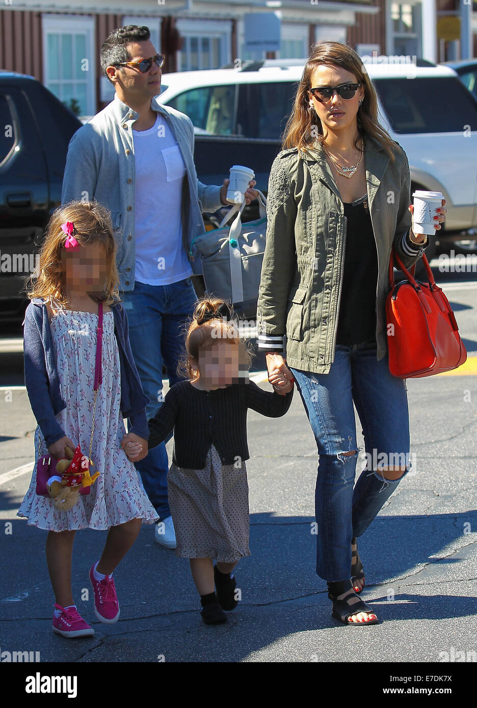 Jessica Alba and husband Cash Warren leave Brentwood Mart with their ...