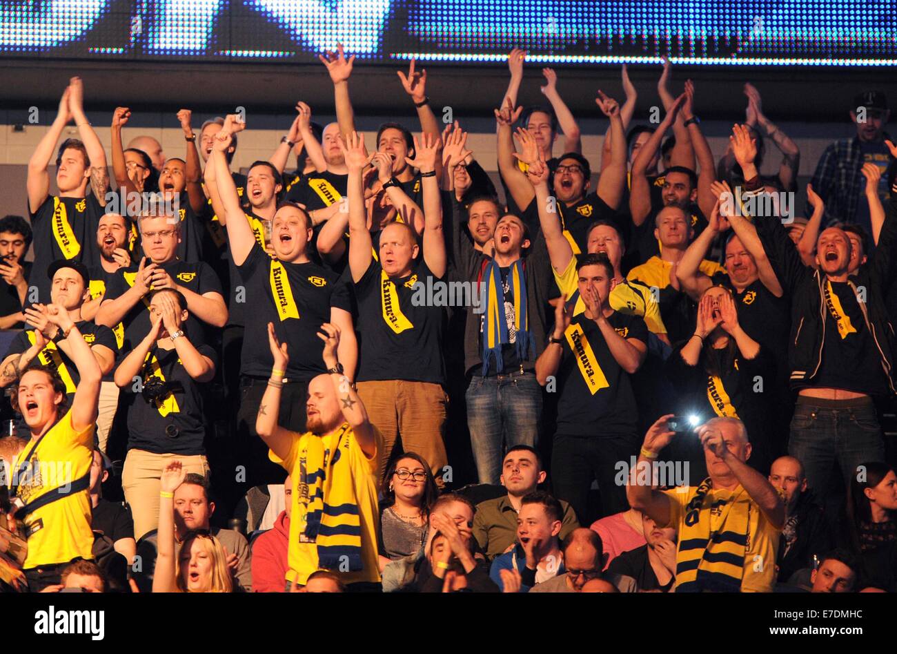 Ufc fight o2 arena hi-res stock photography and images - Alamy