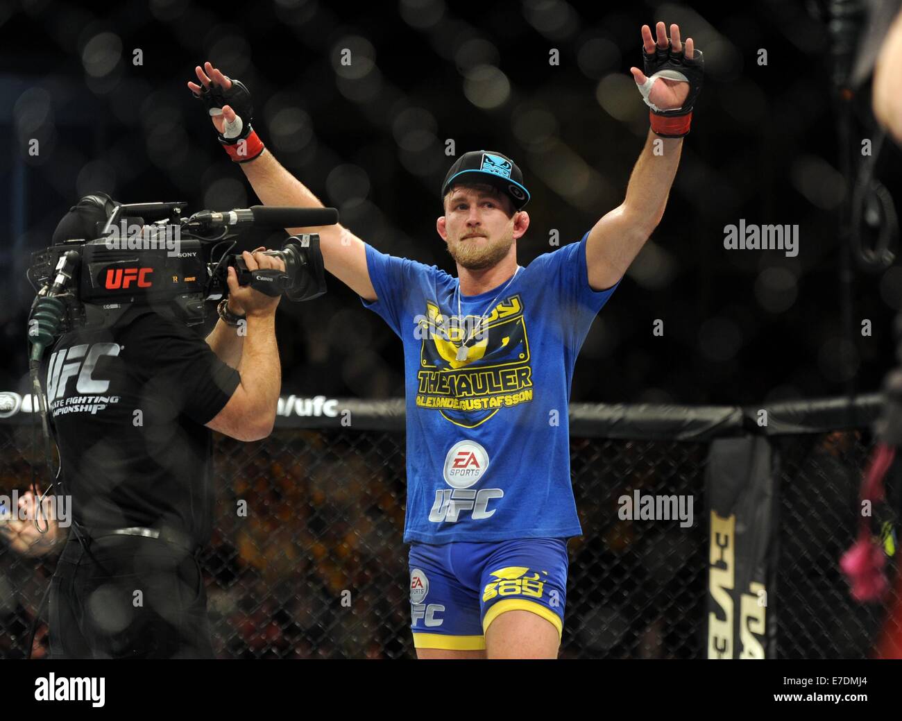Ufc fight o2 arena hi-res stock photography and images - Alamy
