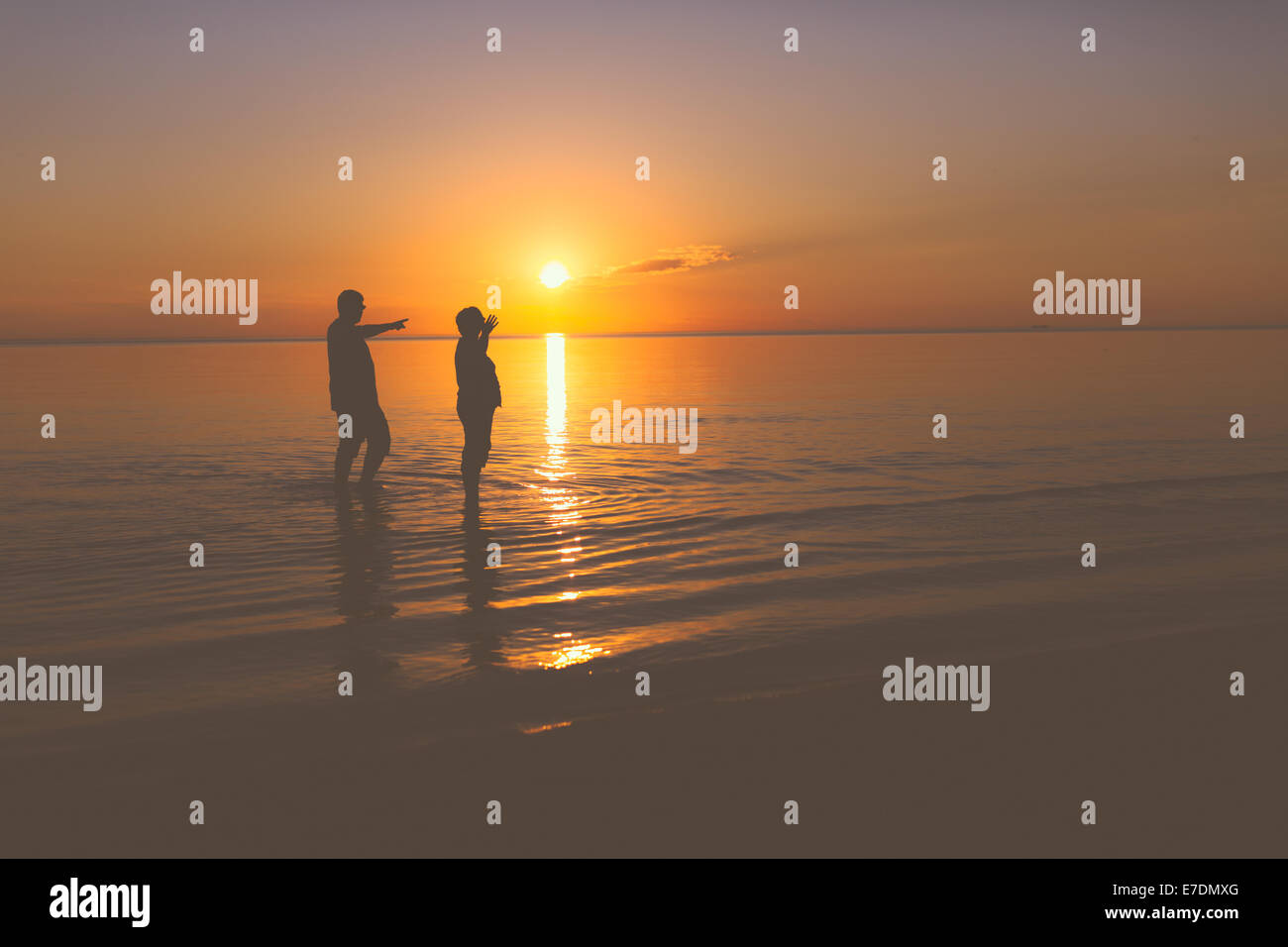 Water active senior hi-res stock photography and images - Alamy