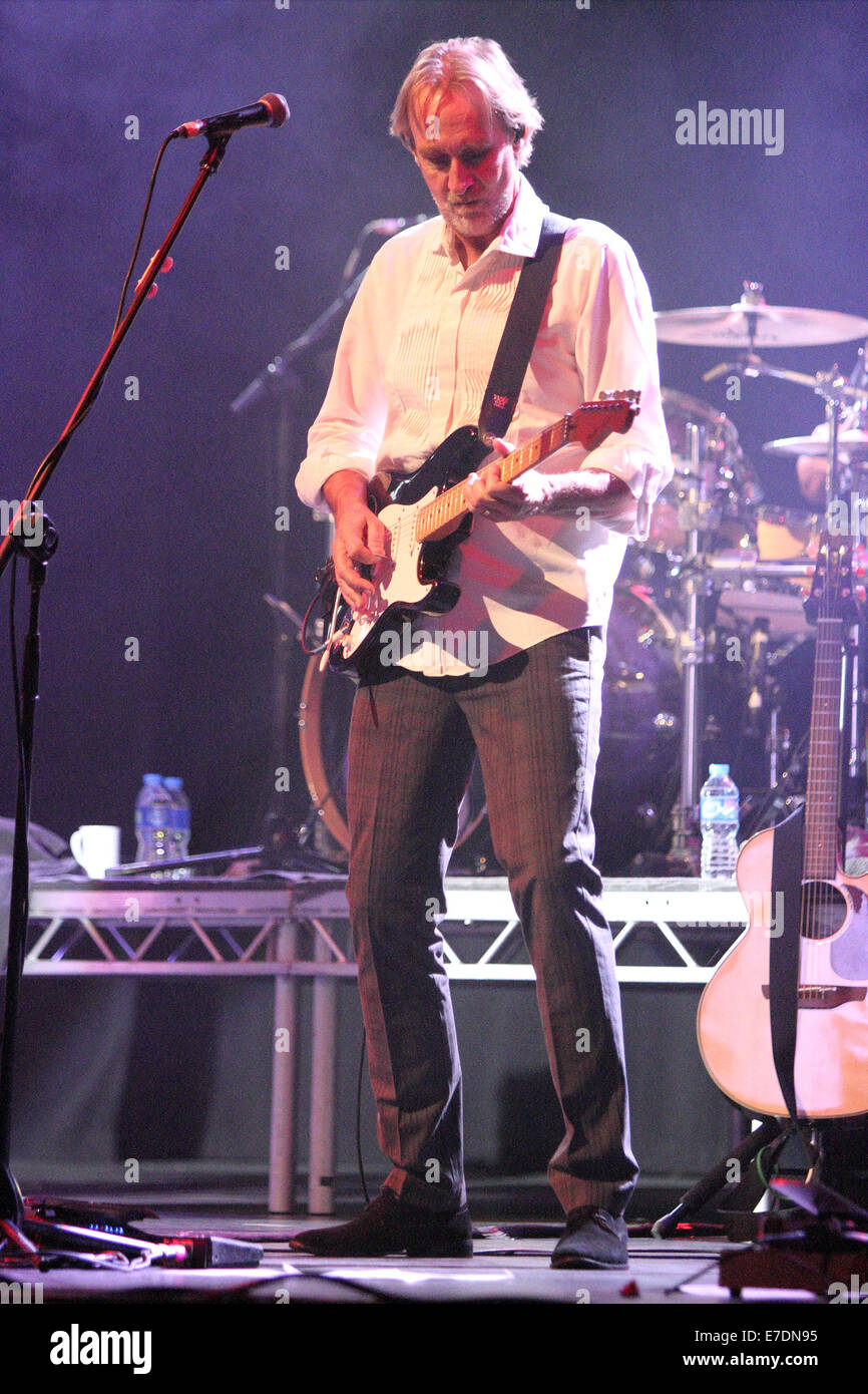 Genesis mike and the mechanics hi-res stock photography and images - Alamy