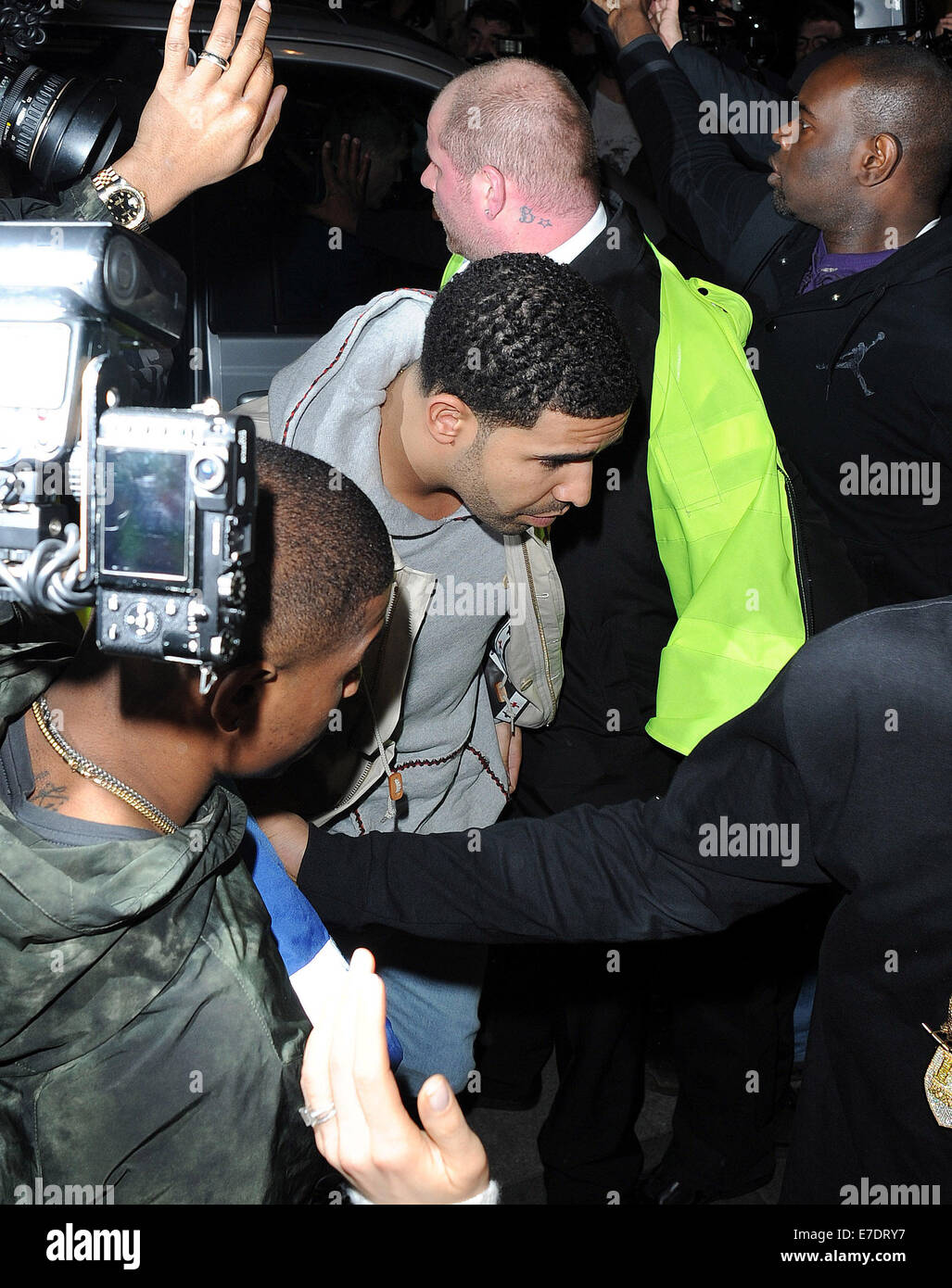 Rihanna and Drake arrive at Cirque le Soir night club amid a huge media ...