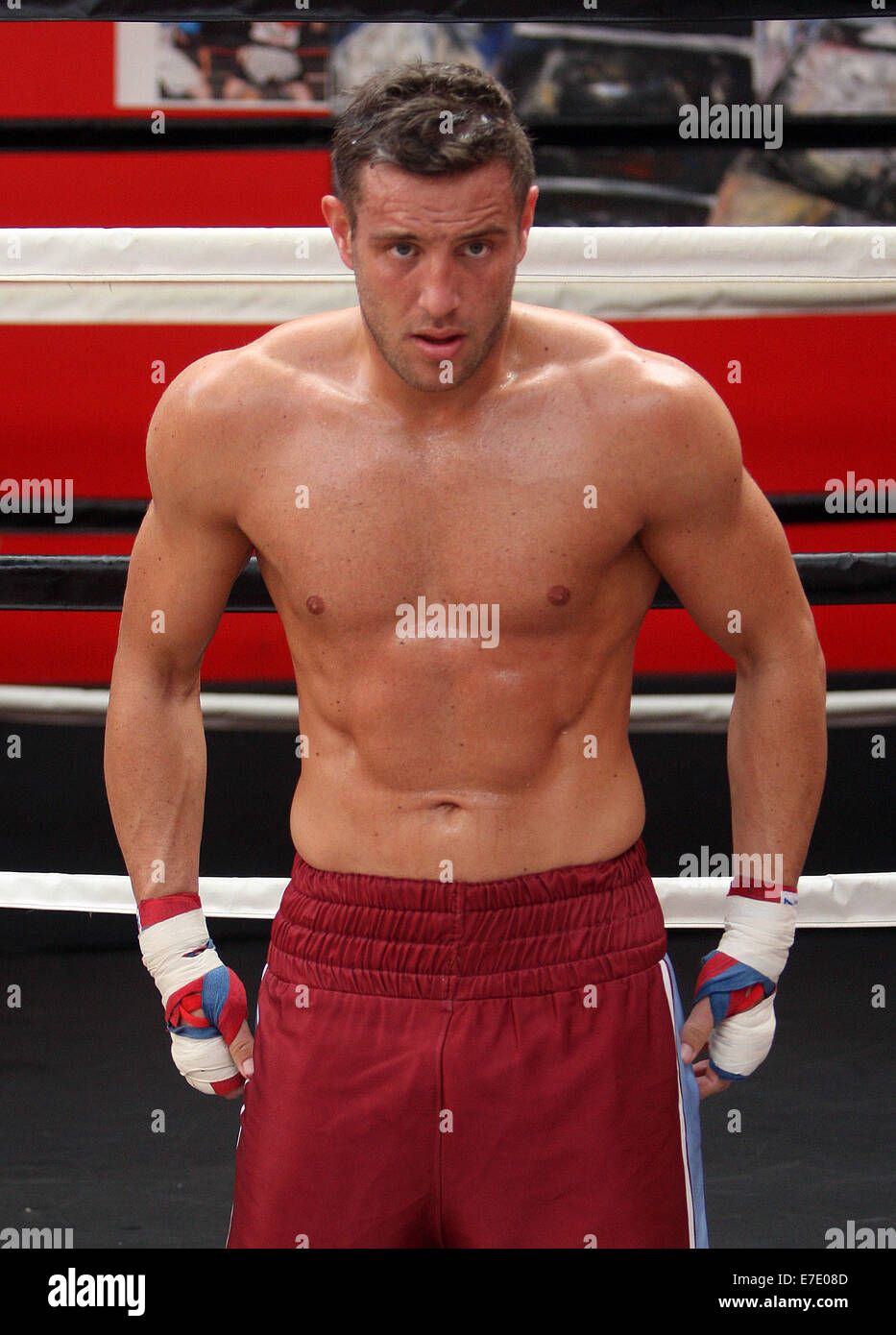 TOWIE star Elliot Wright training at a boxing gym in Harlow Featuring ...