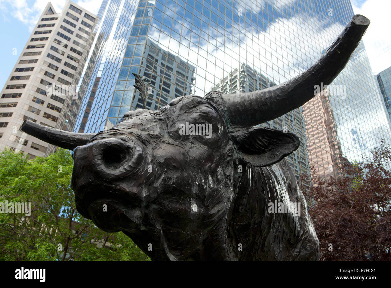 Calgary statues hi-res stock photography and images - Alamy