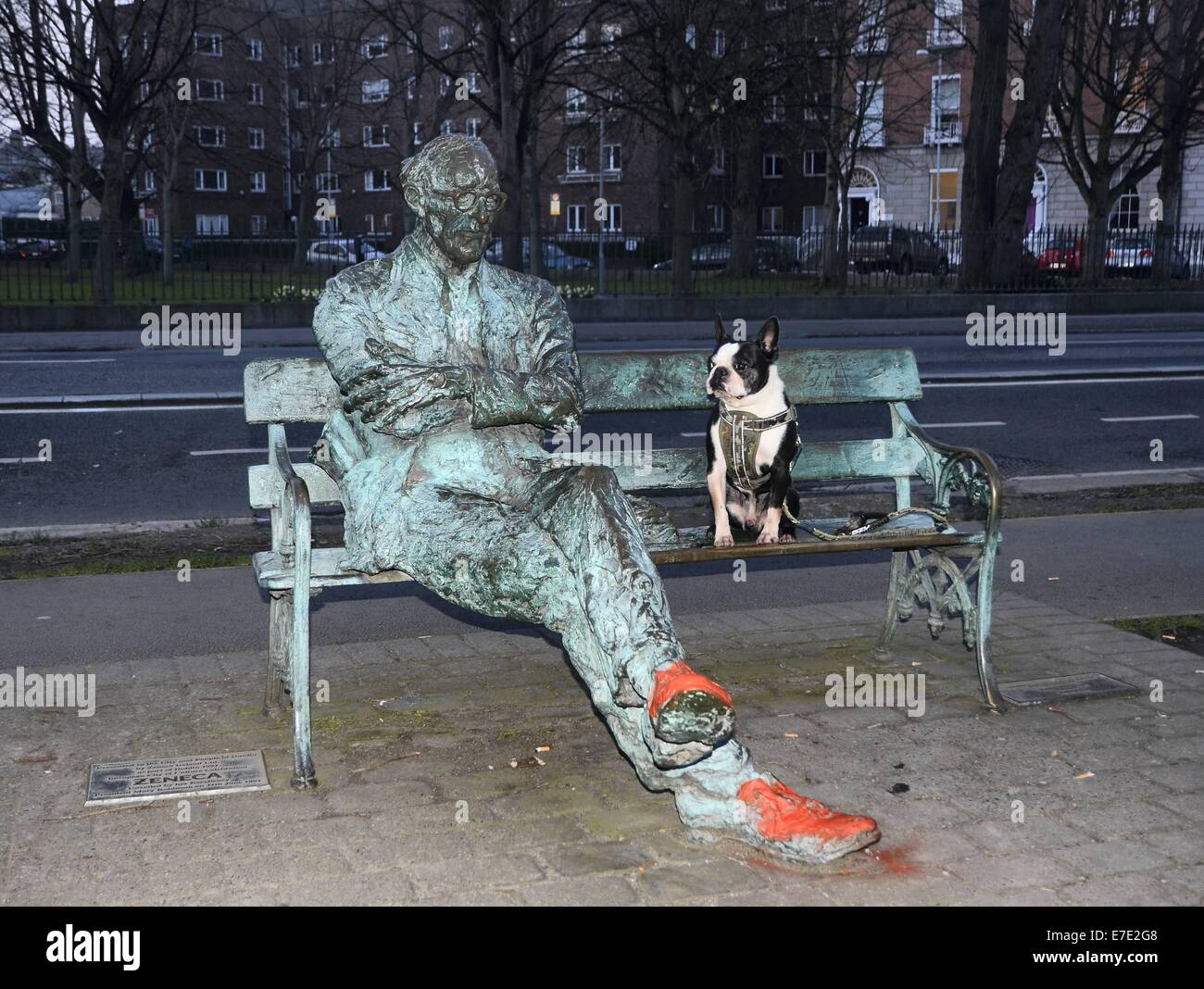 The Patrick Kavanagh statue and canal bank seat on the Grand Canal has ...