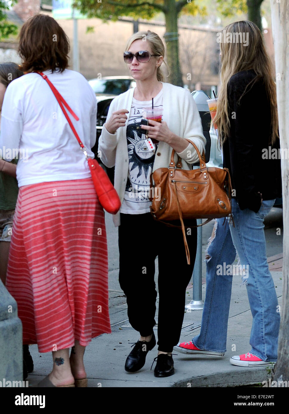 Jennie Garth out for dinner with her family at Lemonade Featuring ...