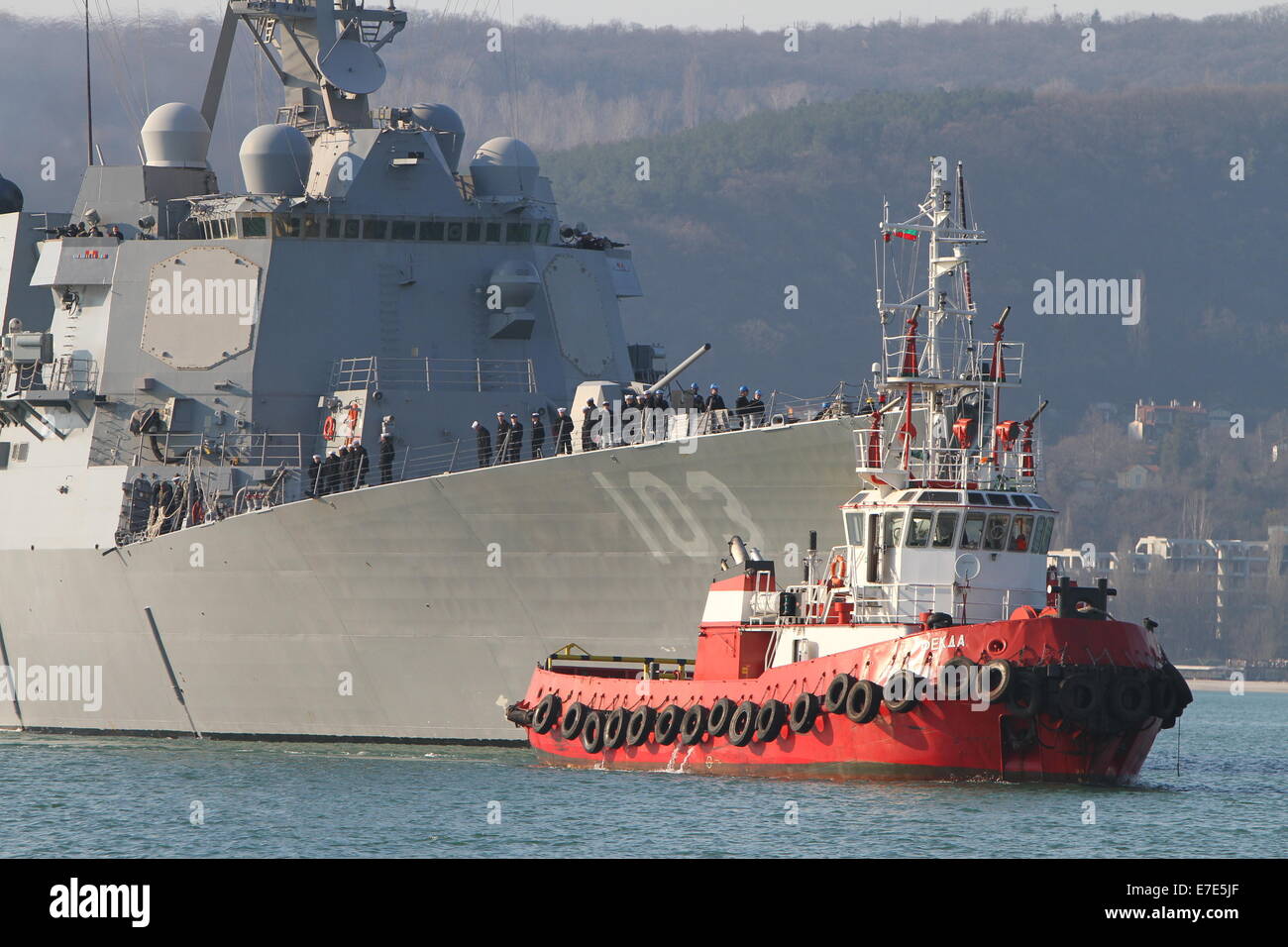 U.S. warship the USS Truxtun (DDG-103) enters the Black Sea port of ...