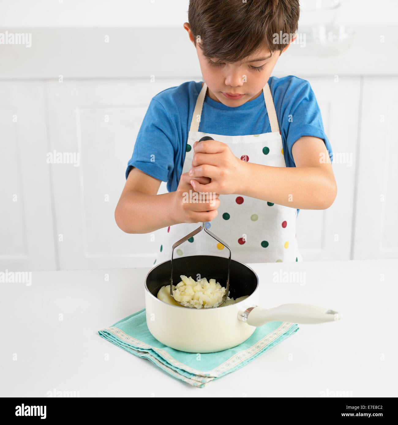 Mashing hi-res stock photography and images - Alamy