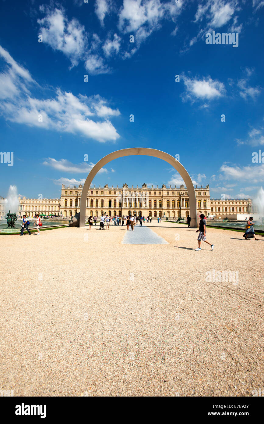 Versailles garden arch hi-res stock photography and images - Alamy