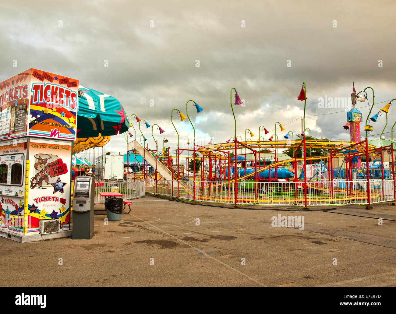 Midway magic hi-res stock photography and images - Alamy