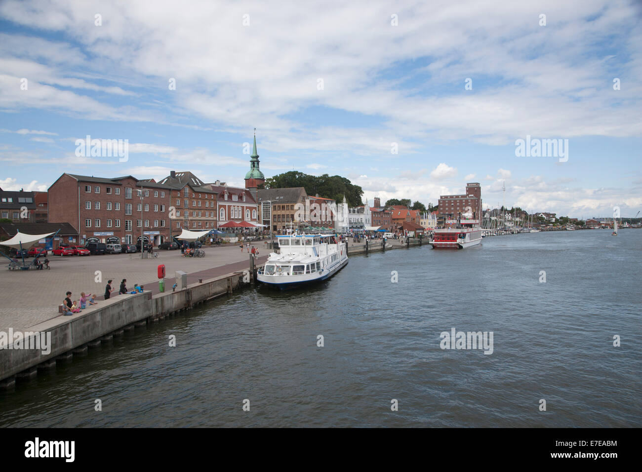 Harbour promenade hi-res stock photography and images - Alamy