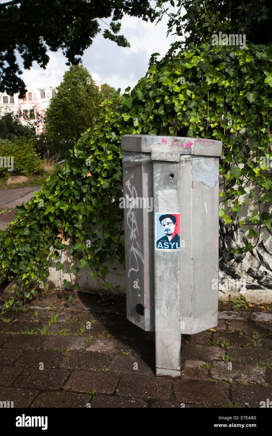 Dustbin hi-res stock photography and images - Alamy