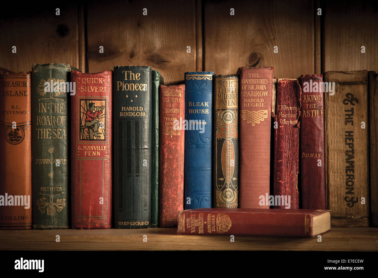 Vintage hardback books on a wooden bookshelf Stock Photo - Alamy Vintage hardback books on a wooden bookshelf Stock Photo - Alamy